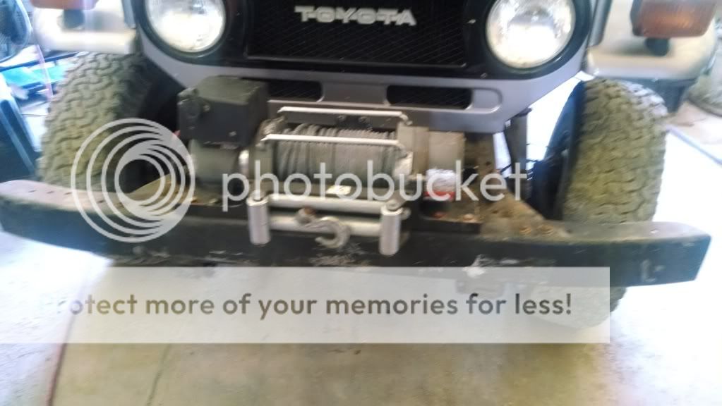 Knocking the old FJ40 down a peg or two... Shackle Reversal Removal ...