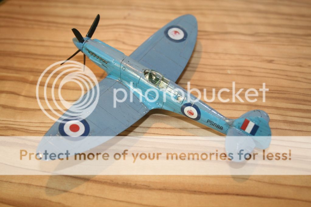 Airfix 1-72 Supermarine Spitfire PR XIX and F MK.22 - Ready for ...