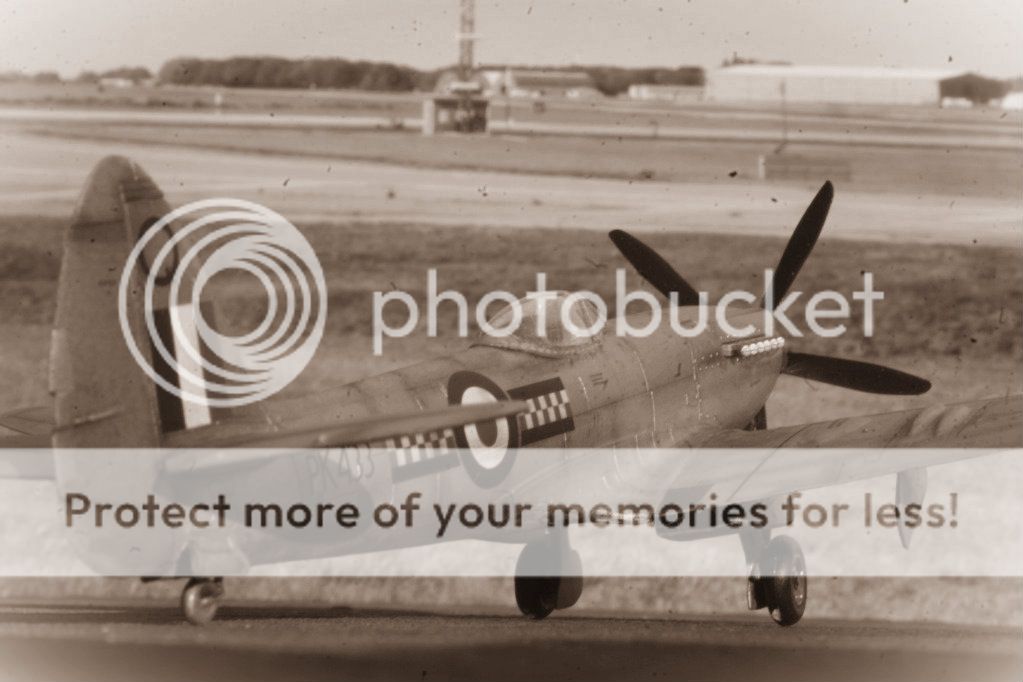 Airfix 1-72 Supermarine Spitfire PR XIX and F MK.22 - Ready for ...